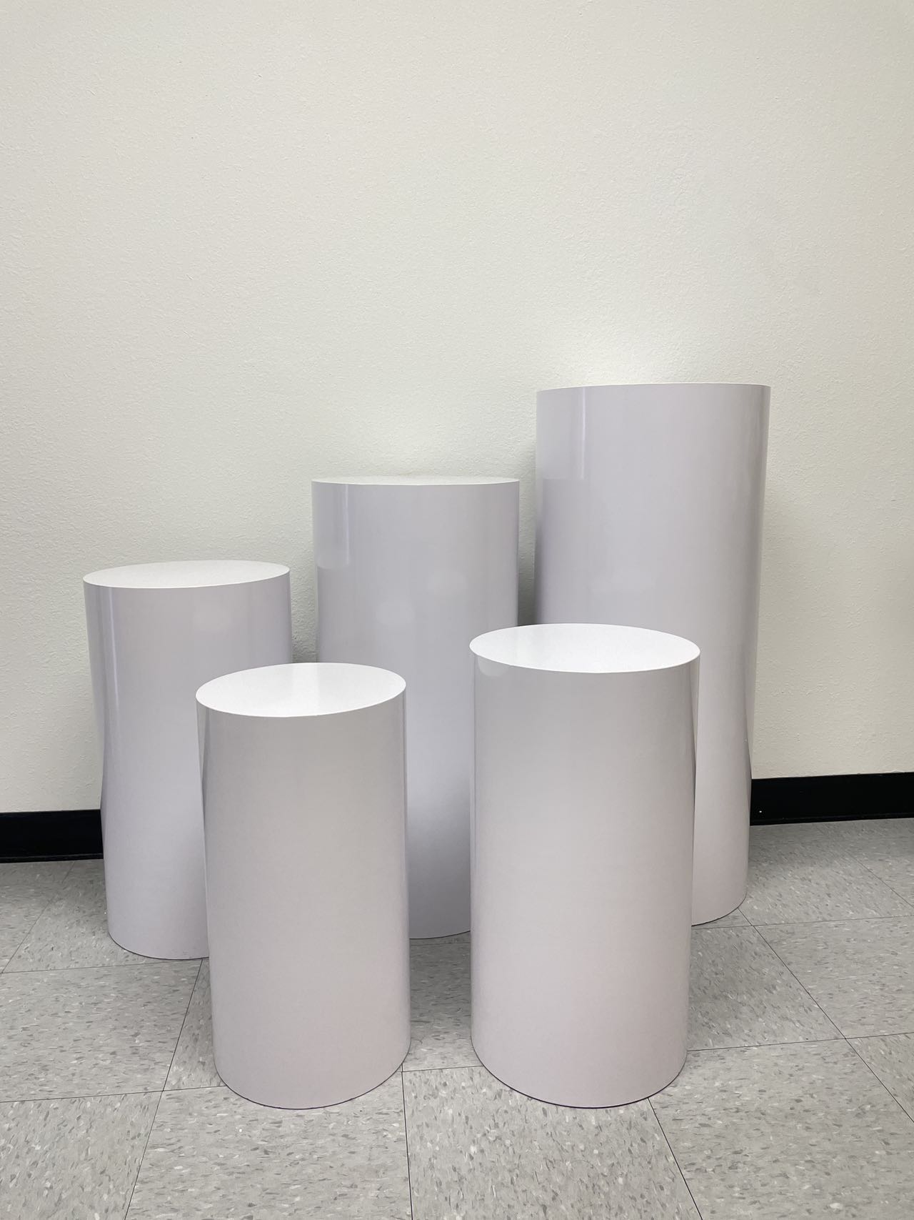 Set of 5 White Metal Cylinder Prop Pedestal Stands For Wedding Aisle ...